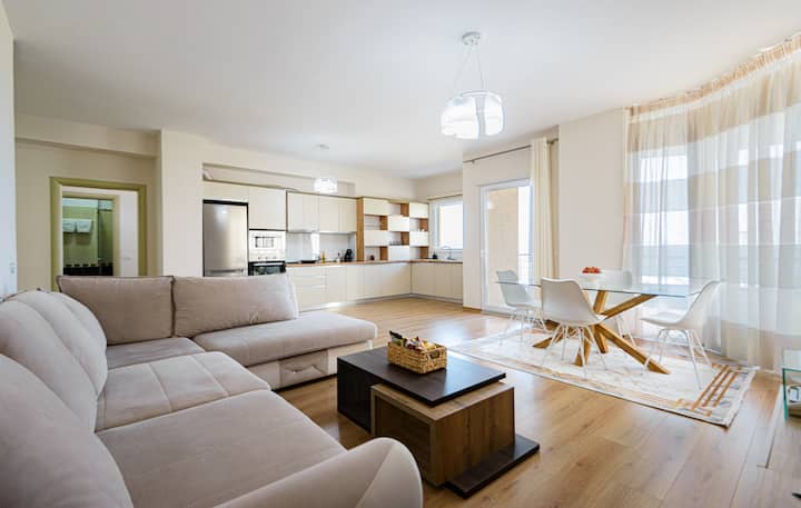 Poseidon Nest - 2br, 360° Sea View, Office - Durrës