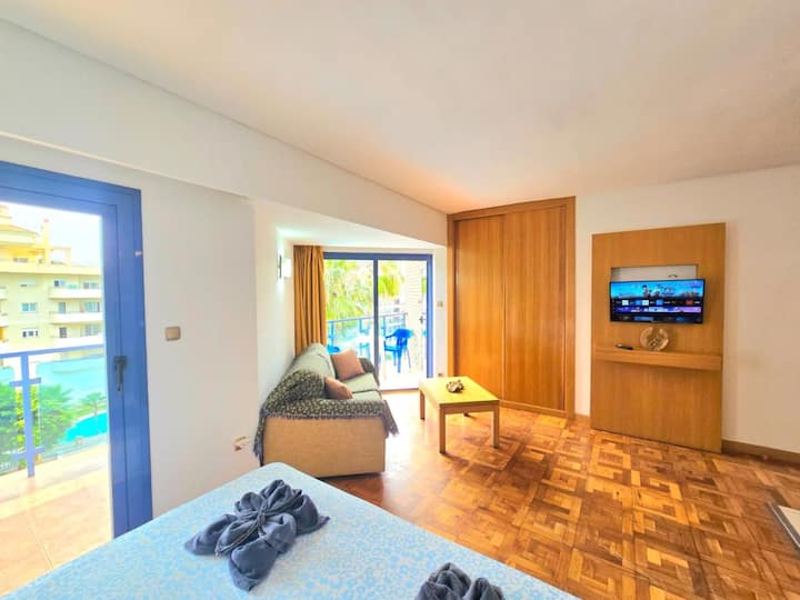 Studio Pepitas With Sea And Pool Views - Benalmádena