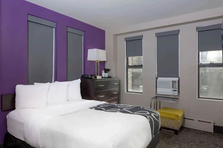 Double+twin Beds At La Quinta Nyc Near Rockefeller - New York City