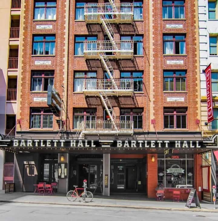 Near Golden Gate Bridge + On-site Café & Brewery - San Francisco, CA