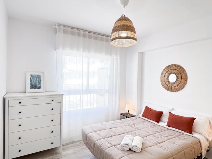 Nuevo, A 50 Metros De La Playa Y Con Vistas Al Mar - Cullera