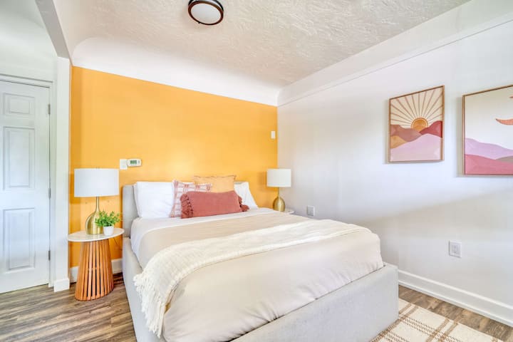 Forest Studio Retreat - Near Multnomah Village - Portland, OR