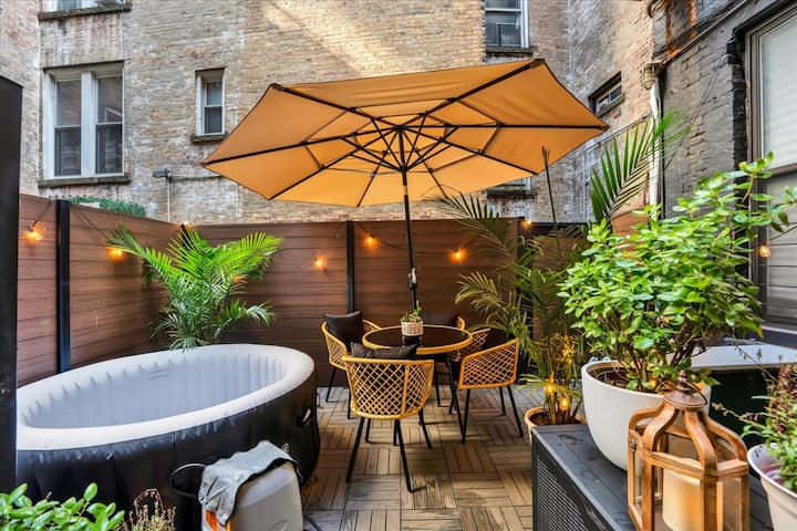 Designer 1br + Private Garden & Hot Tub -