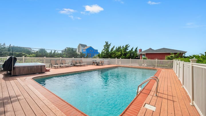 3br/3ba: Private Pool, Hot Tub, Waterfront, Tennis - The Hamptons, NY