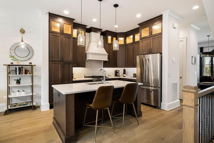 Private Escape By The Savannah Riverfront W/ Park - Savannah, GA