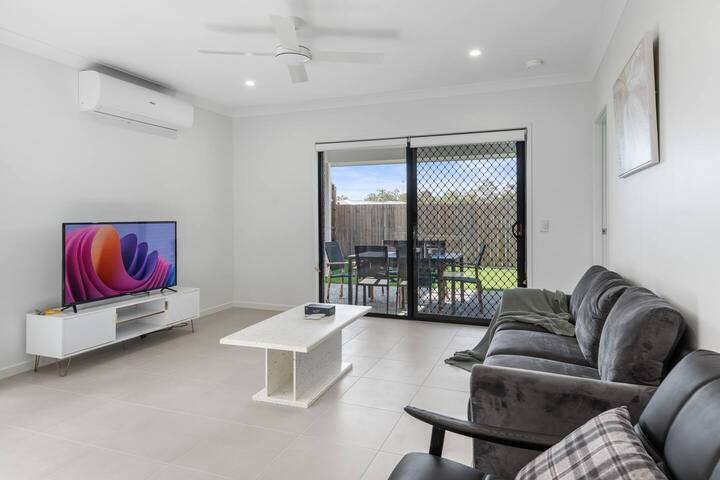 4br Comfort | Patio Backyard | Modern Convenience - Ipswich