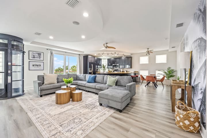 Oceanfront 6br | Indoor Pool, Theater, Funky Fun - Cocoa Beach, FL