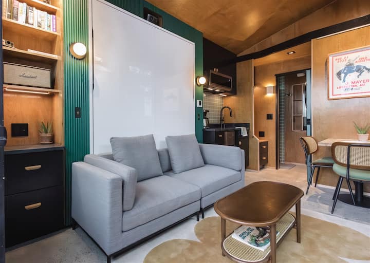 The Hollow | Peaceful And Stylish Tiny Home Escape - Livingston, MT