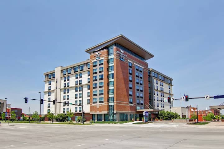 Stay Near The Airport | Pool. Free Breakfast. Gym - Omaha, NE
