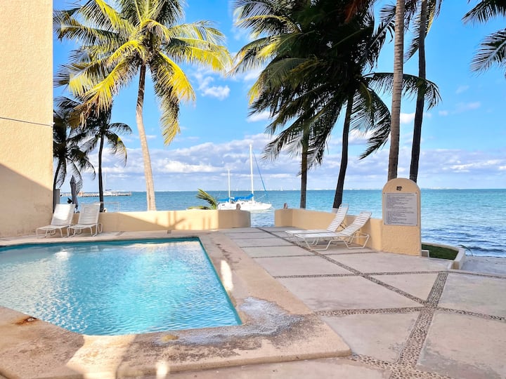 Beachfront Apartment | Ocean Views + Pool Access - Isla Mujeres