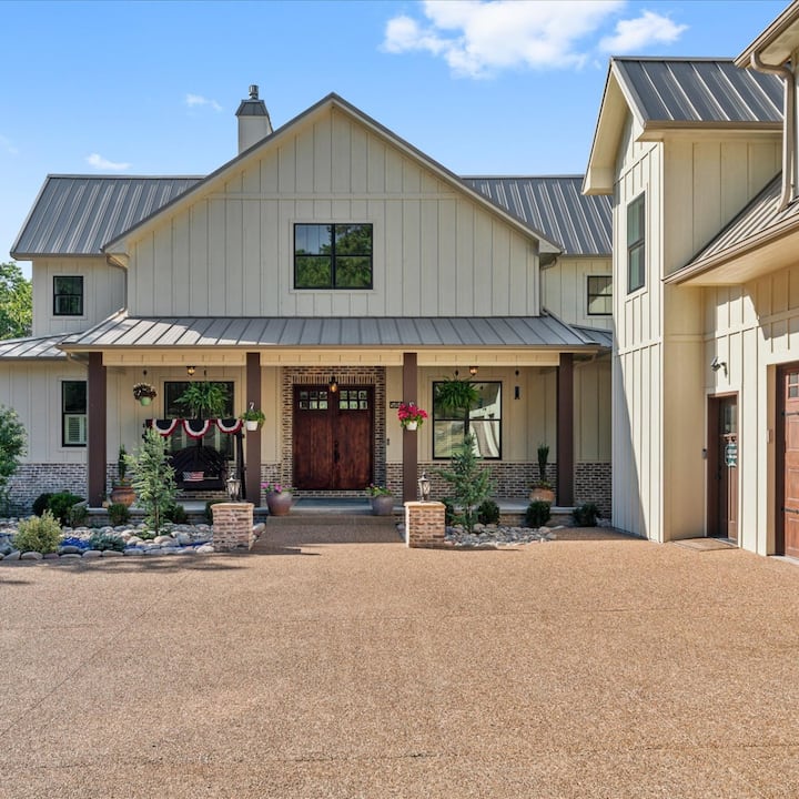 Ultra Luxe Home In Eureka Springs - Eureka Springs, AR