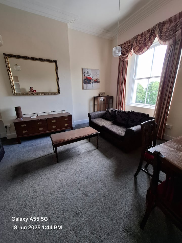 Stunning Seaview 2 Bedroom In Beautiful Monkstown. - Dublin