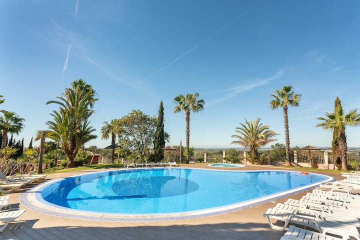 Hostwise - Grand Villa W/ Garden, Pool & Jacuzzi - Alvor