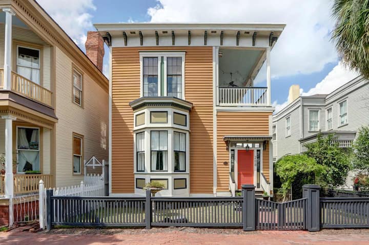 The Koi Estate | Historic Charm | Dual Balconies! - サバンナ, GA