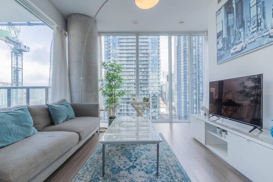 Downtown Toronto Apartment Vacation Rentals - Old Toronto, Toronto ...