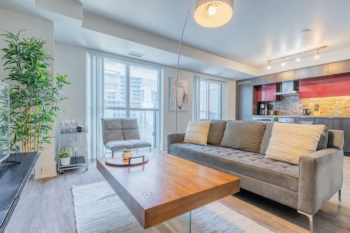 Modern Downtown Condo, Steps To Cn Tower & Skyline - 