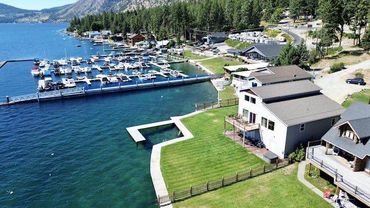 3-story Waterfront 5br | Pets | Hot Tub | Kitchen - Lake Chelan State Park, Chelan