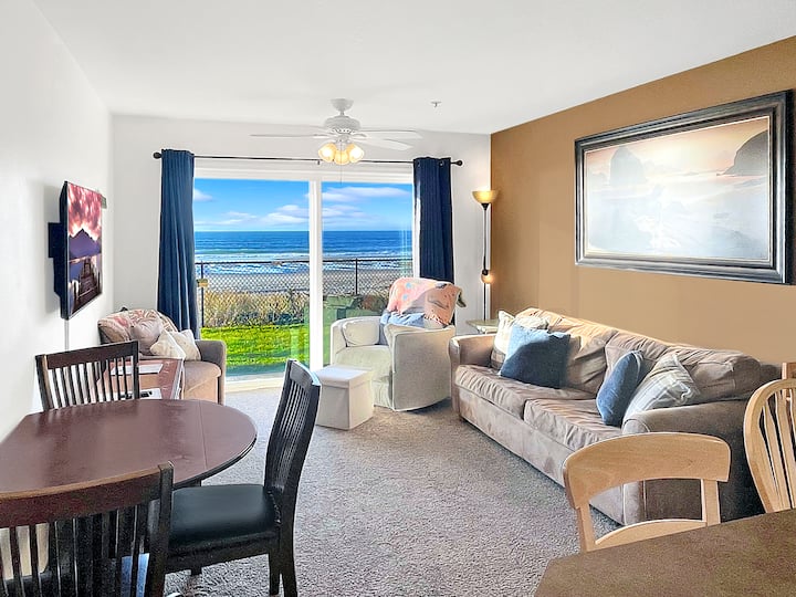 Ground Floor Beachfront Condo Suite - Pool And Sau - Lincoln City, OR