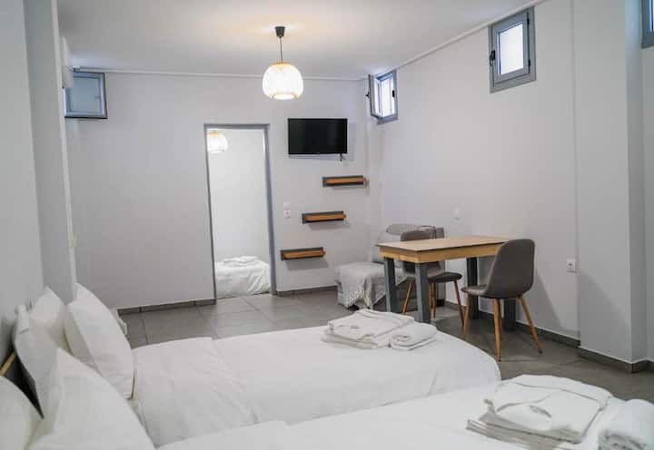 Economy Underground Living Apartments - Santorini