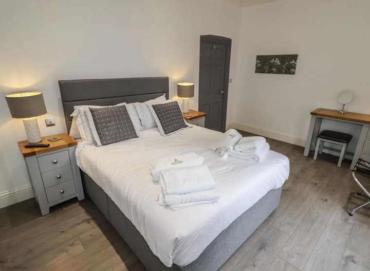 4a City Cottages - Chester