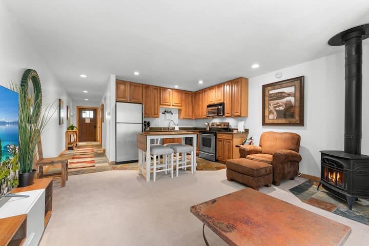 Ski-in/out + Bike In/out Northstar Village Gem! - Tahoe Vista, CA