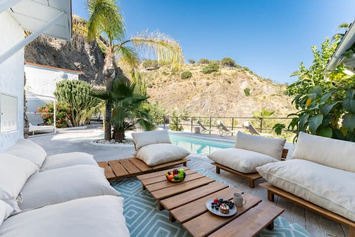 Zen, Ohm & Yoga Retreat - Cortijo Pura Paz - Spain