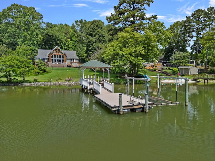Cast Away By Southern Charm | Lakefront Getaway - Denver, NC