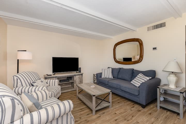 Direct Ocean Front! Diplomat 550-6 - Cocoa Beach, FL