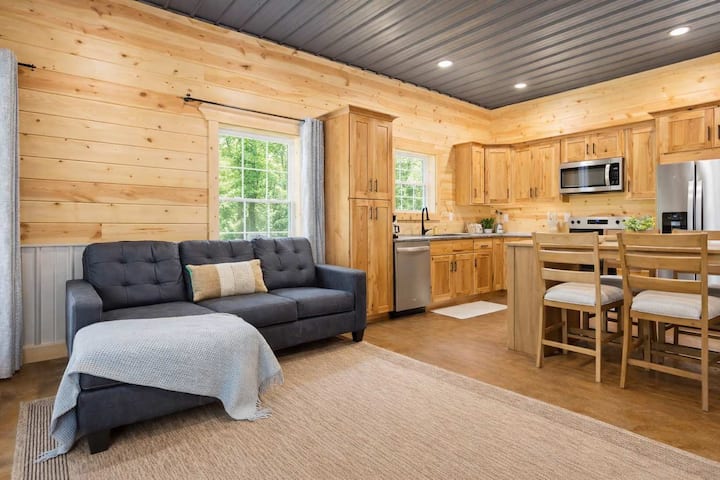 Modern Cabin Very Close To Scenic Riverfront Walks - Indiana (State)