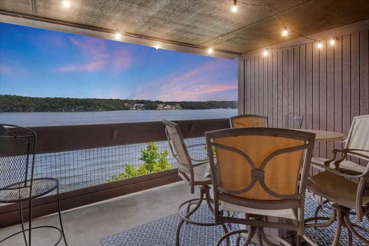 Pet Friendly, Boat Slip & Pools! - Osage Beach, MO