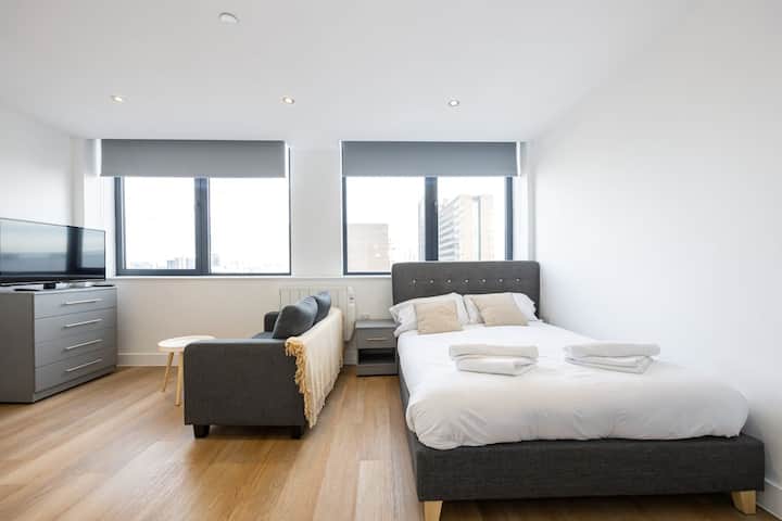 Modern Studio Near Old Trafford Stadium - Old Trafford