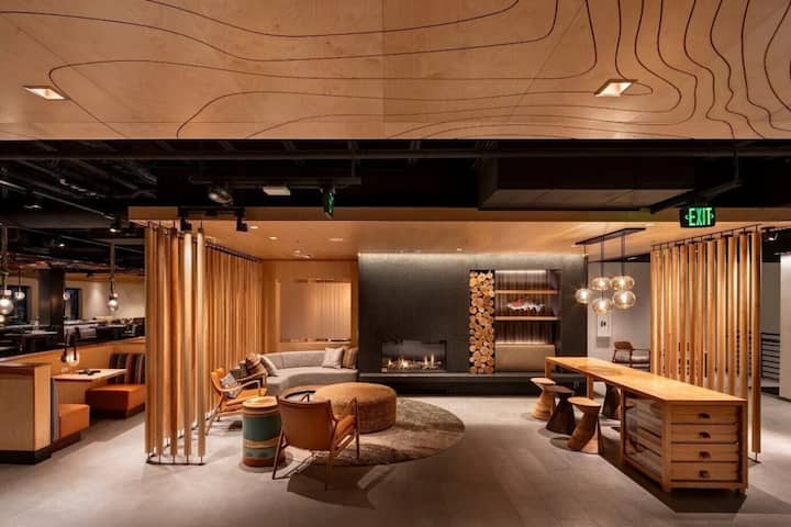 Near Anchorage 5th Avenue Mall + Restaurant & Bar - Anchorage, AK