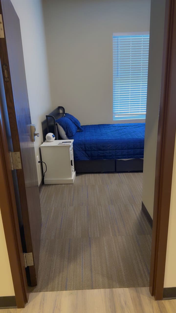 Newly Remodeled! Mattoon - A9 - Queen Room - Water Park, Mattoon