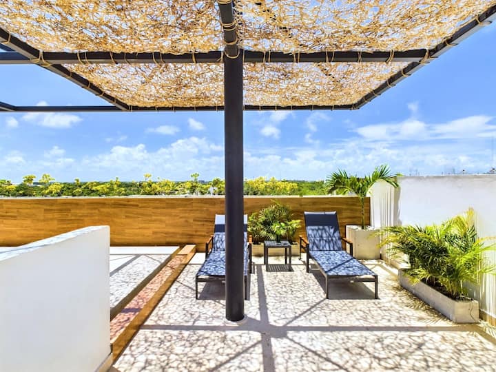 Modern 2br Apartment | Gym & Rooftop Pool Access - Paradise Beach