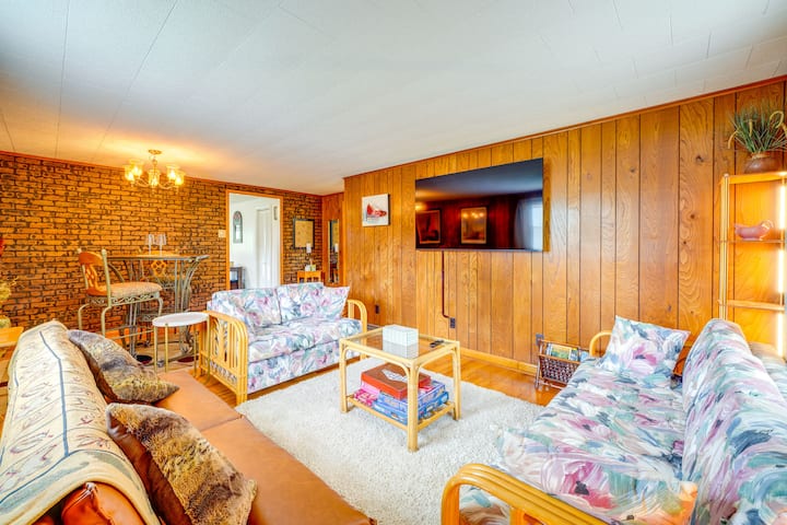 4 Mi To Off-road Park: Beckley Area Townhome - Daniel Vineyards, Crab Orchard