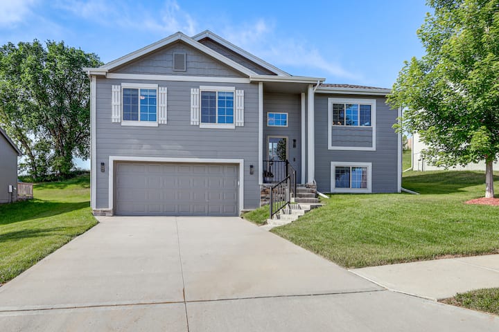 4 Mi To Offutt Afb - Family Home In Omaha Suburbs! - 벨레뷰