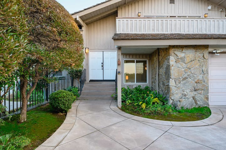 Luxury Hilltop Designer House W Pool Great View - Whittier, CA