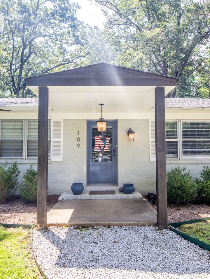 Bid Day Bunkhouse By Apex Short Term Stays - Oxford, MS