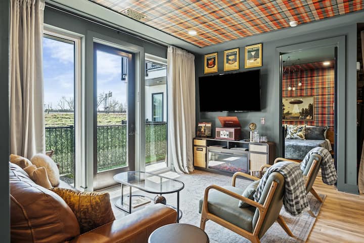 Seasonal Discounts | Luxury Stay Sleeps 21 - Nashville, TN