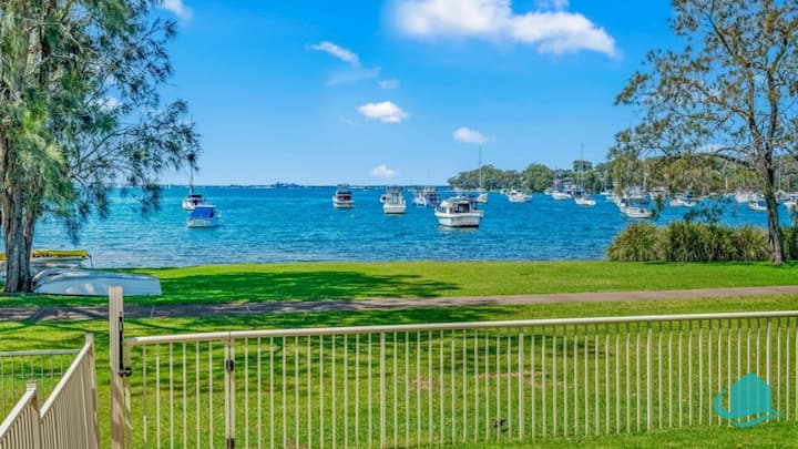 Wangi Waters - Your Lakefront Retreat - Belmont, Australia