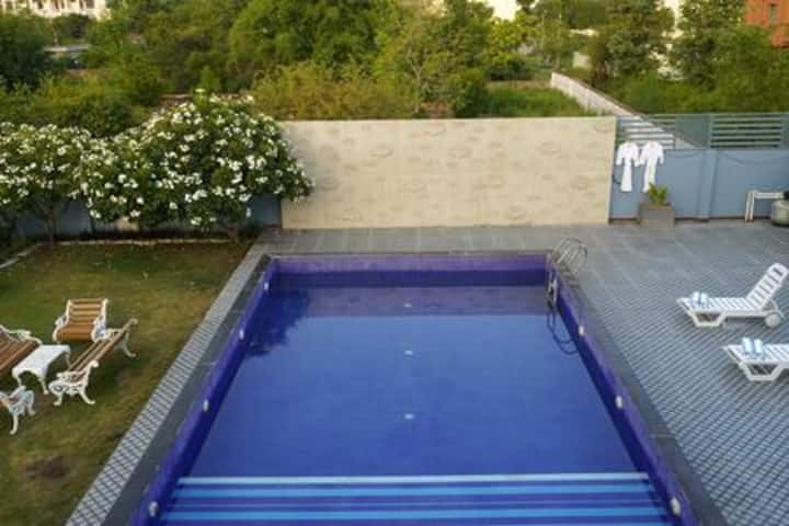 2-bhk Villa W/ Pvt Pool & Scenic Aravali Views - Udaipur