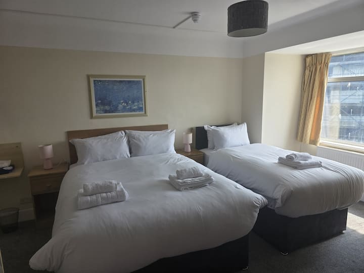 Belvilla Russel Court Hotel | Standard Triple - Bournemouth
