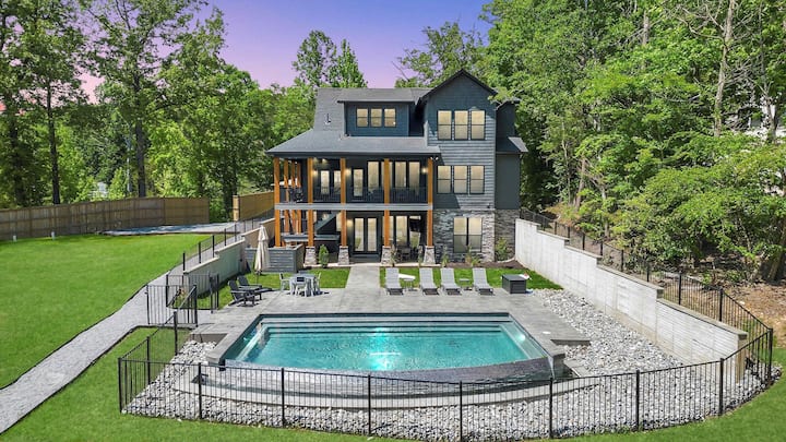 Lakefront Luxury - 10br, Pool W/ Heat, Hot Tub - Lake Anna, VA