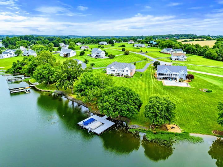 6br Lakefront @ Lake Anna, Deck, Boat House, Beach - Lake Anna, VA