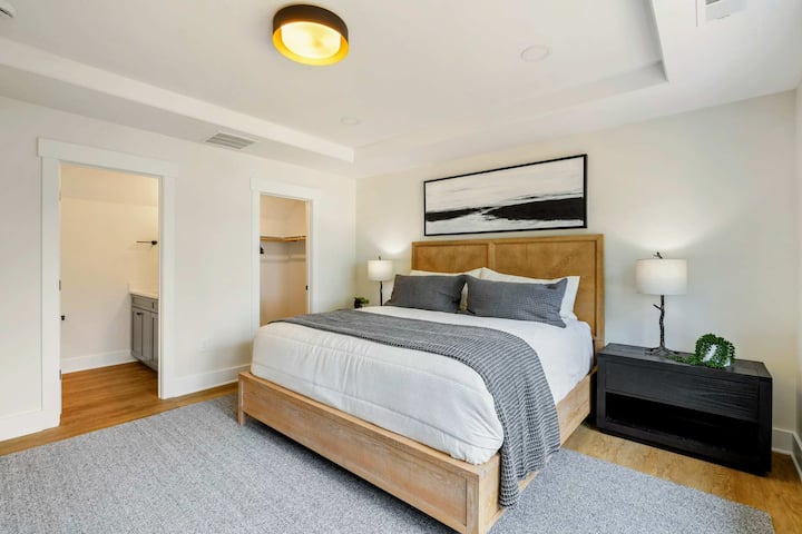 New 6br Lakefront Lake Anna, Beach, Dock, Deck Vie - Lake Anna, VA