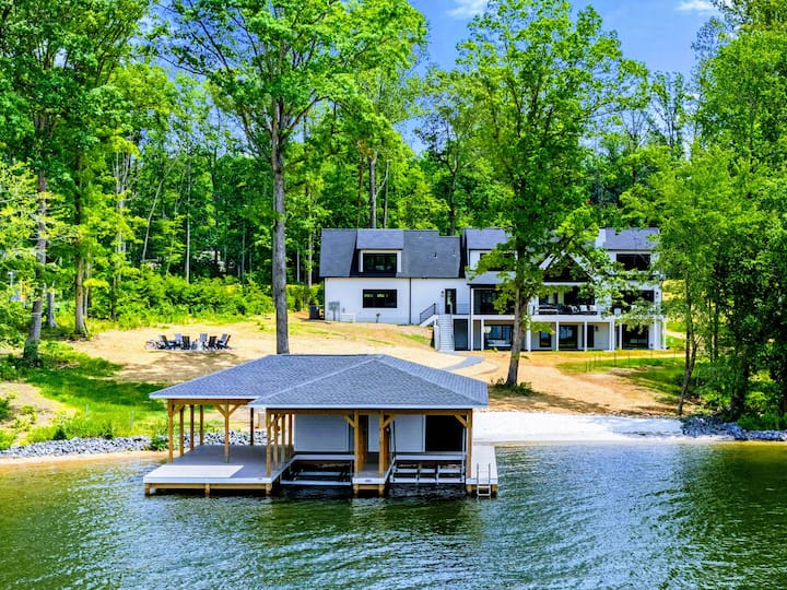 Lakefront Lake Anna, Beach, Dock, Deck Vie - Lake Anna, VA