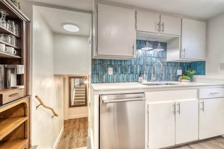 Uptown 2 Bedroom Flat Near Train Depot - Boise, ID