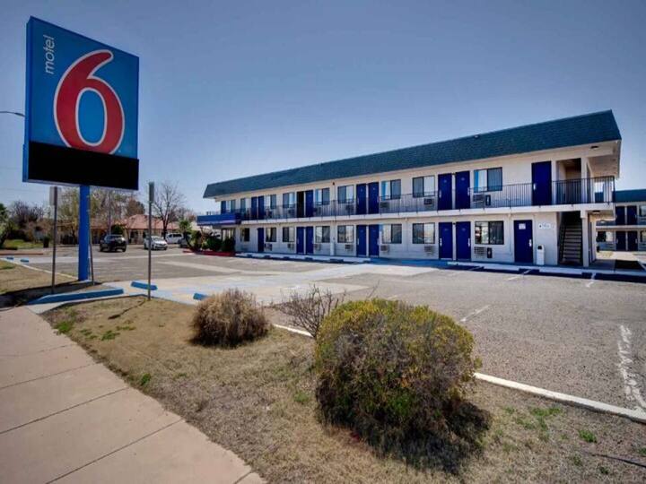 Ms6 Phoenix | 1 Lit King | - Douglas, AZ