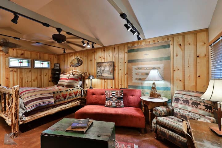 The Hideout - A Sayles Ranch Guesthouse - Abilene, TX