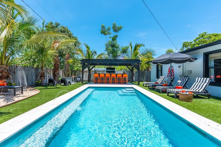 Opulent Resort-style Designer Villa In Palm Beach - West Palm Beach, FL